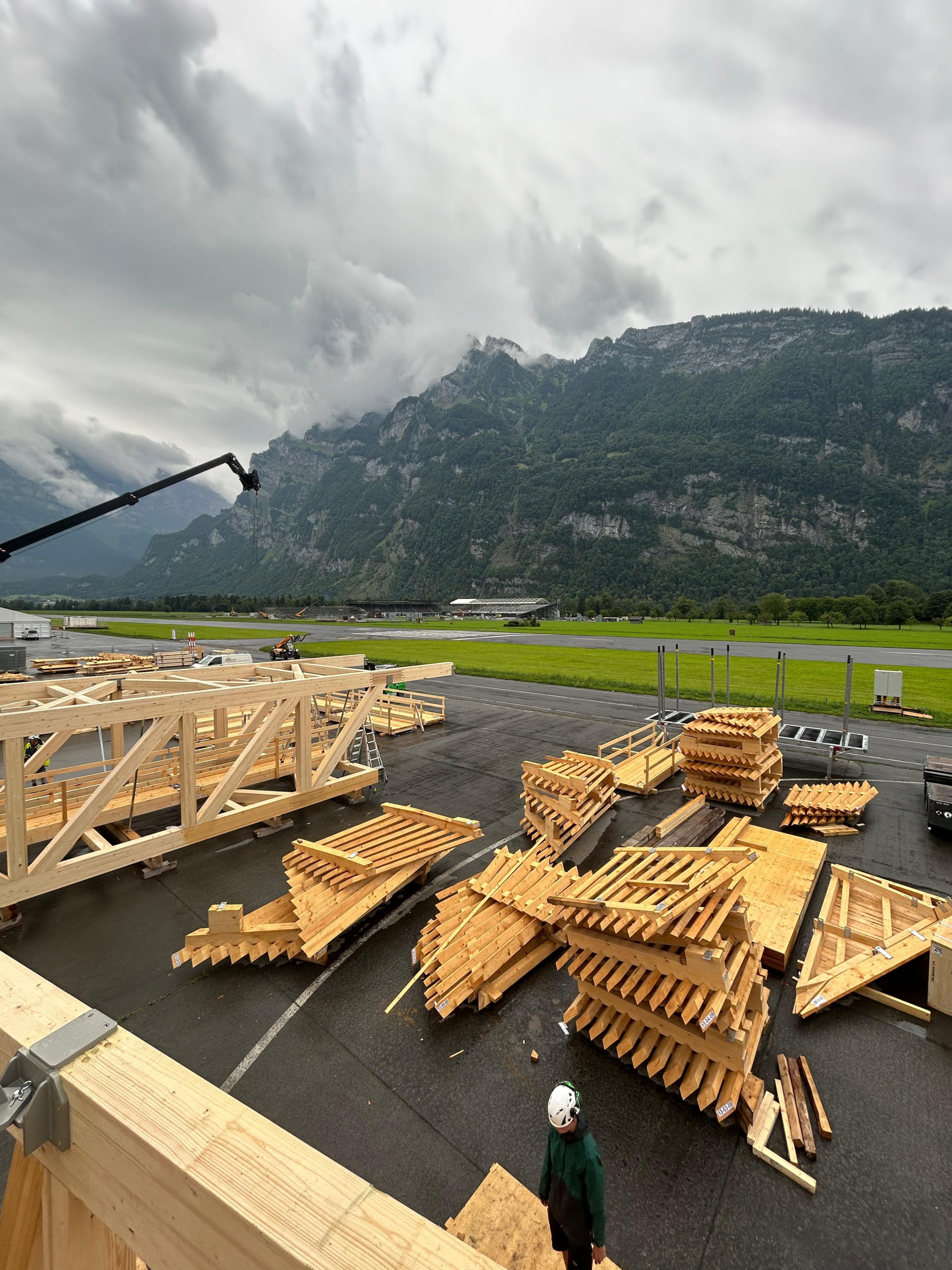Holz-Muni Max: Ein Gigant aus 1200 Kubik Holz | Zimmerer-Treffpunkt